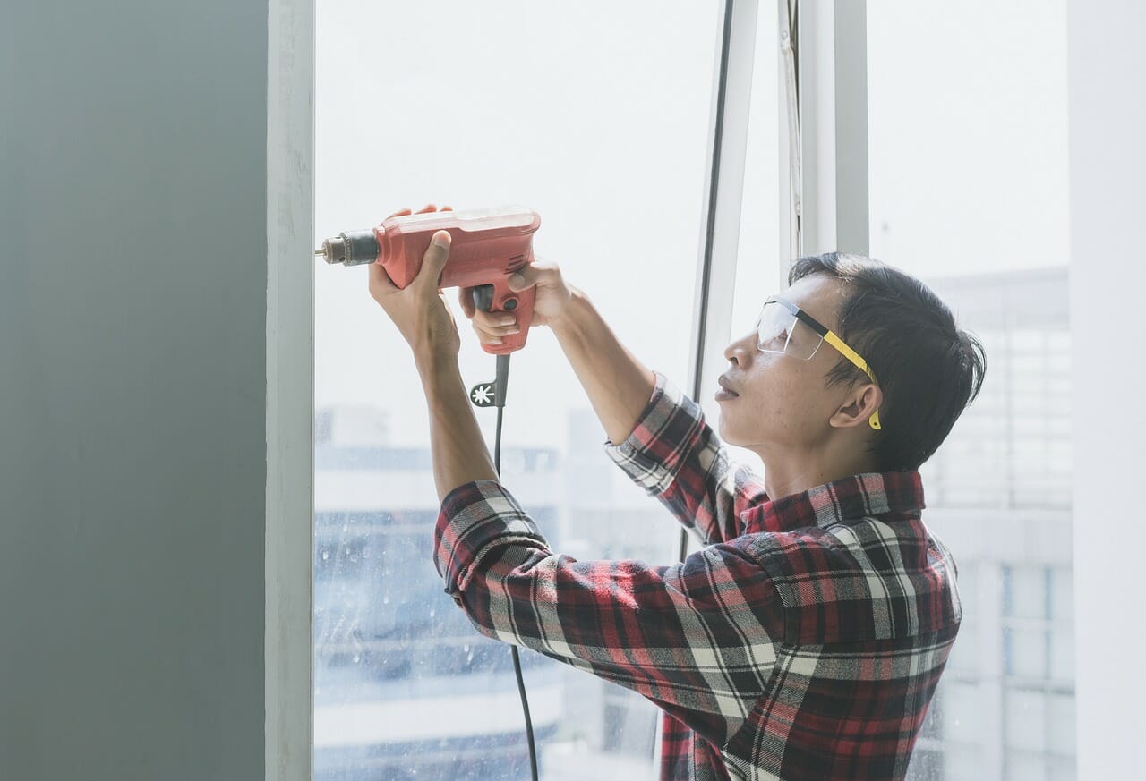 How to stay safe and stylish this fall with safety glasses - AZ Big Media